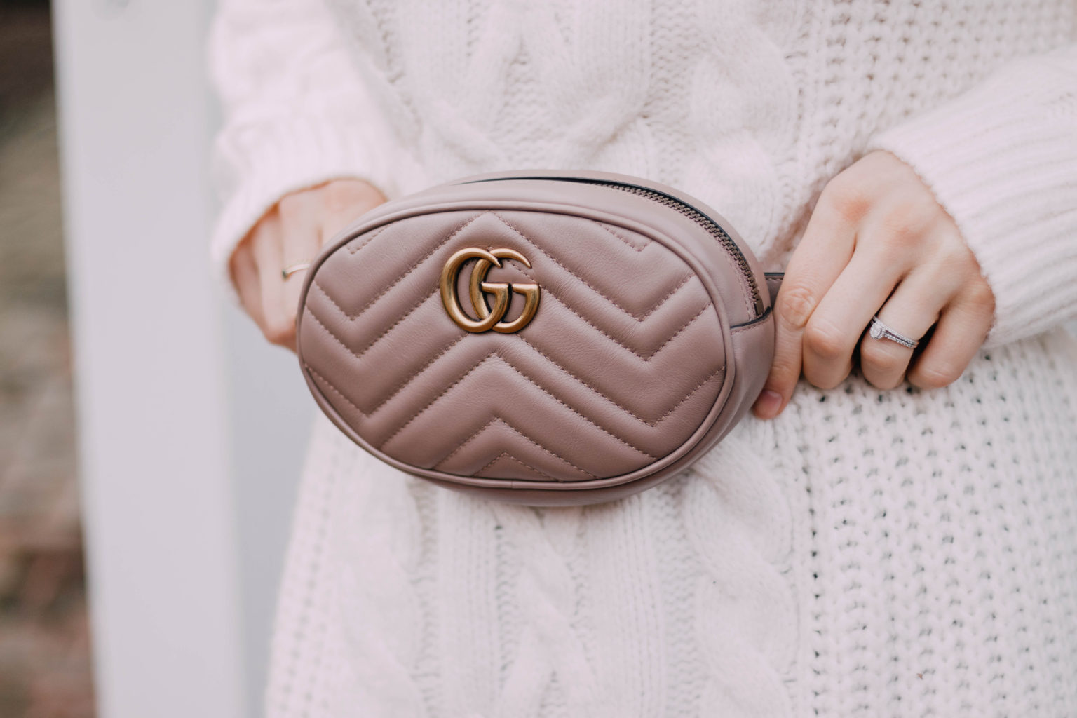 FIVE WAYS TO STYLE A BELT BAG! - Taylor, Lately
